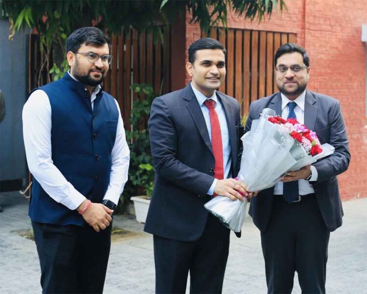 आईएएस आयुष सिन्हा ने फरीदाबाद के उपायुक्त का कार्यभार संभाला ...